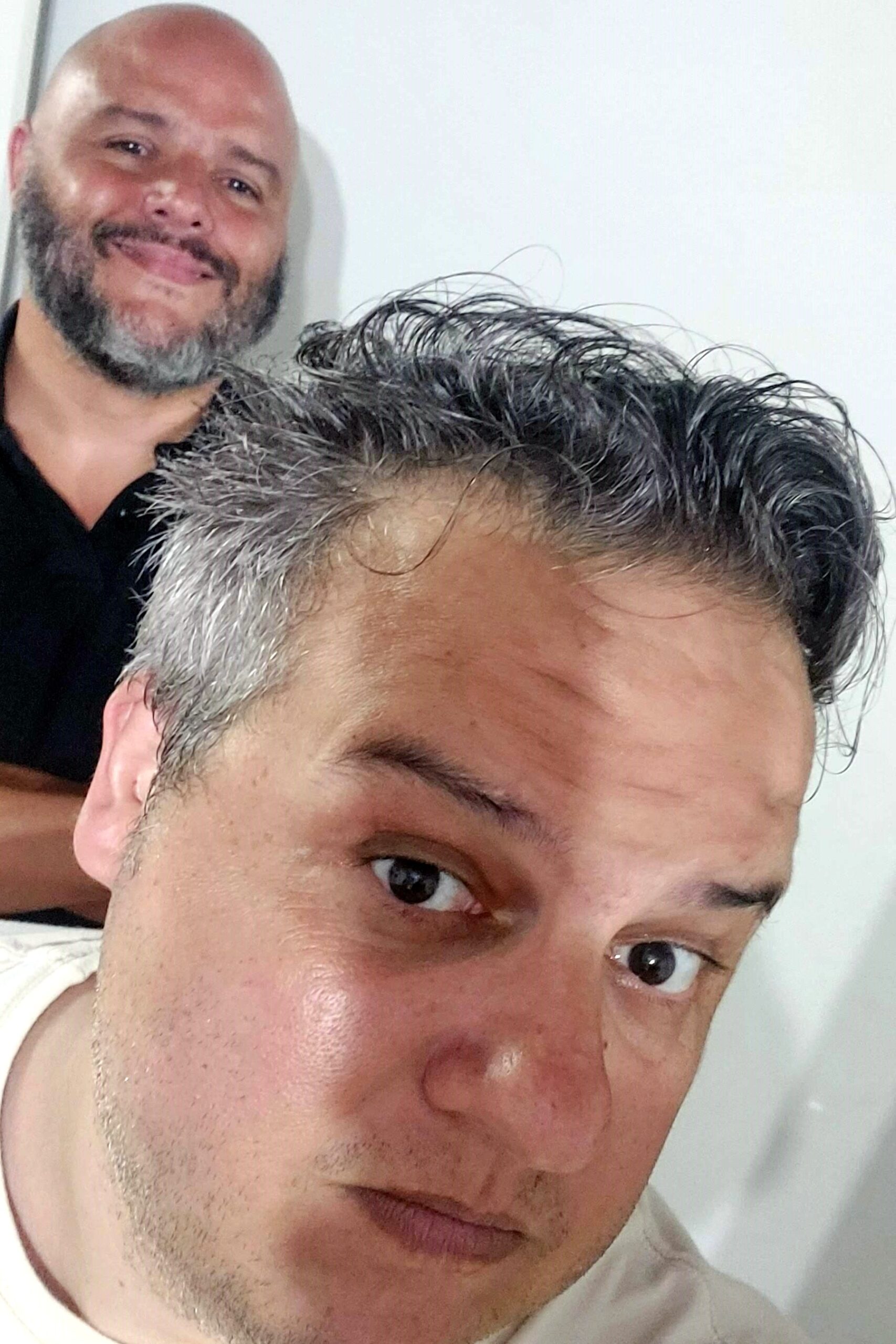 Punk Rock Low Profile - Duo de violão estreia com versões acústicas de ...