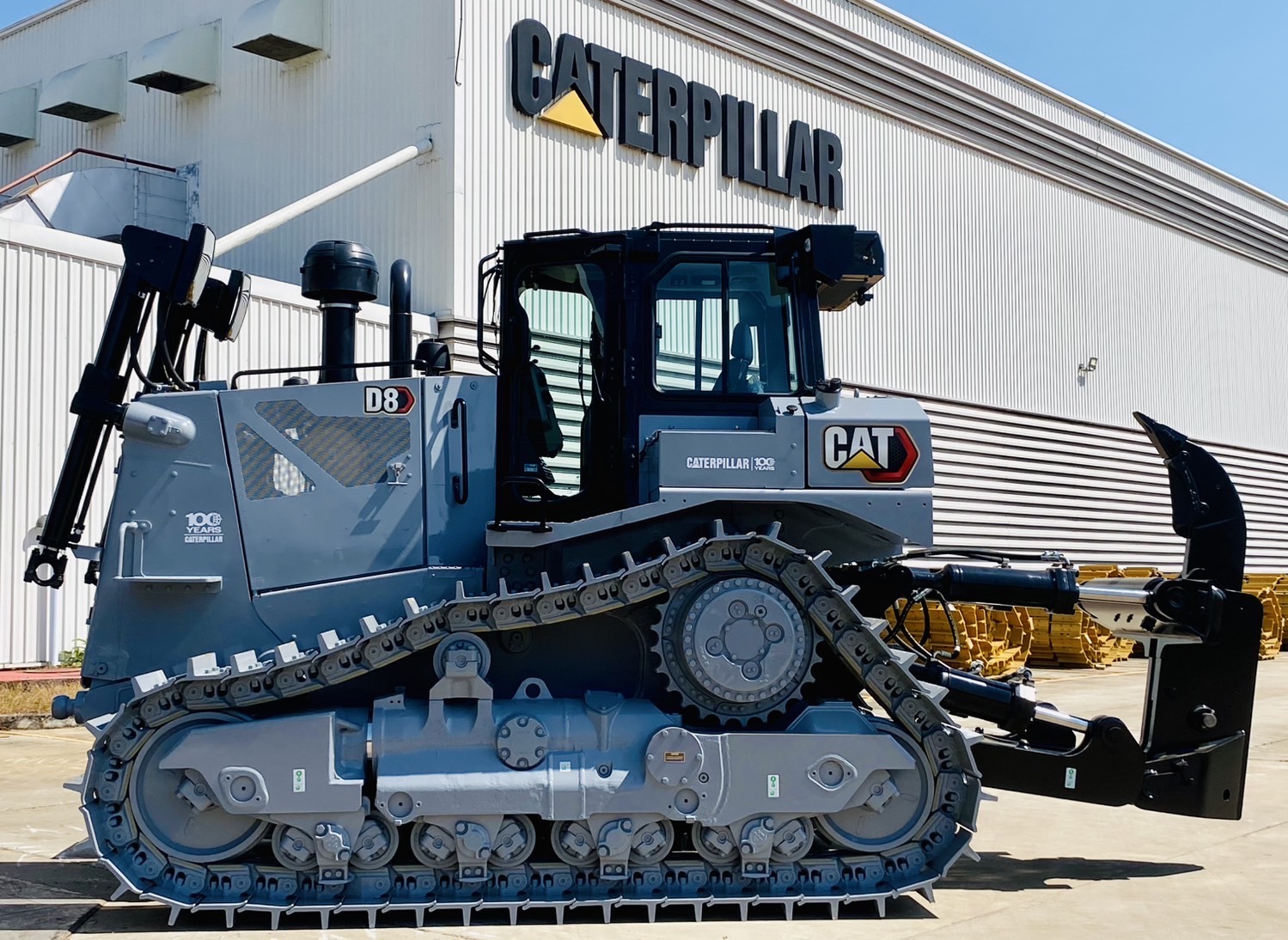 Comemoração - Caterpillar Inc. celebra 100 anos de fundação - Jornal A ...